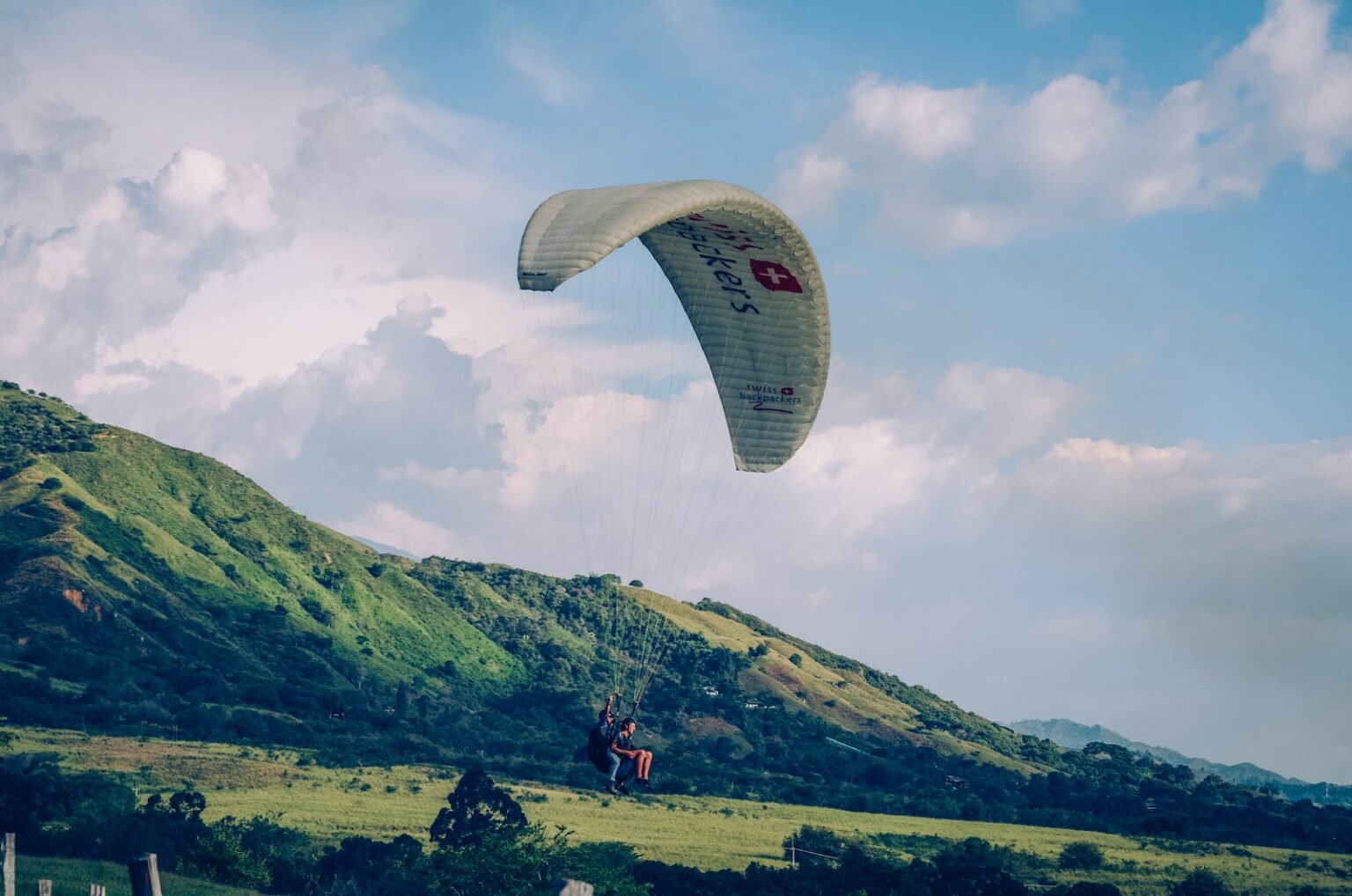 The 7 Most Thrilling Skydiving Spots Across the Globe | EveryoneTravels.com